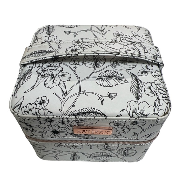 Doterra | Storage & Organization | Doterra Essential Oil Storagetravel ...